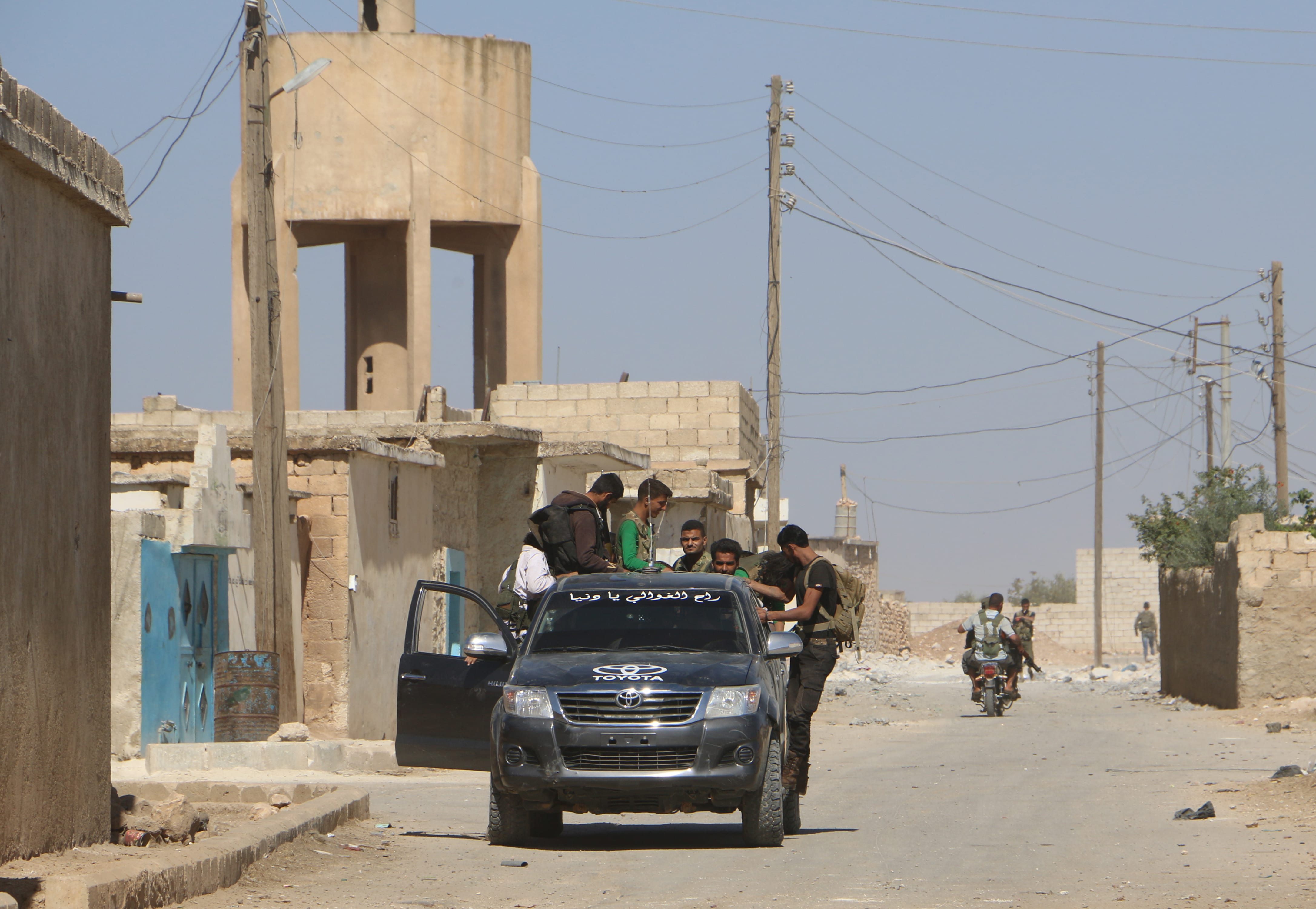 Photos: Free Syrian army advance on Daesh – Middle East Monitor