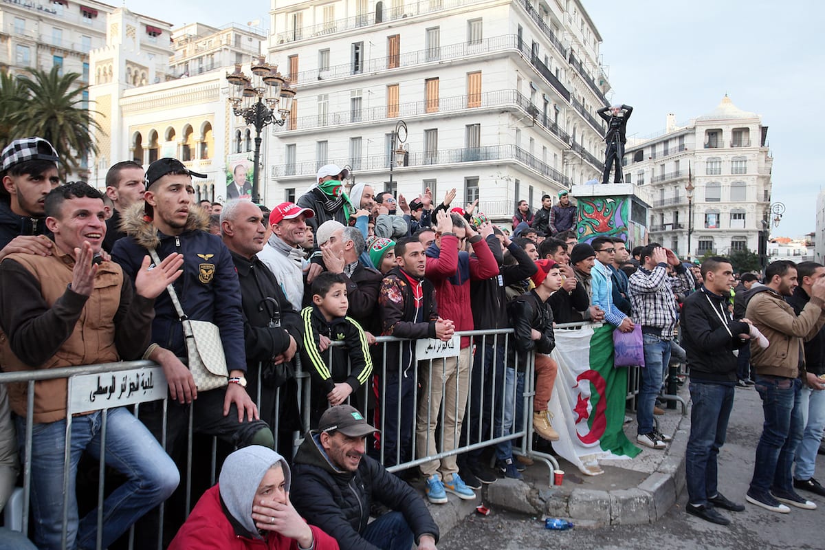 Algerian football fans cheer on their team – Middle East Monitor