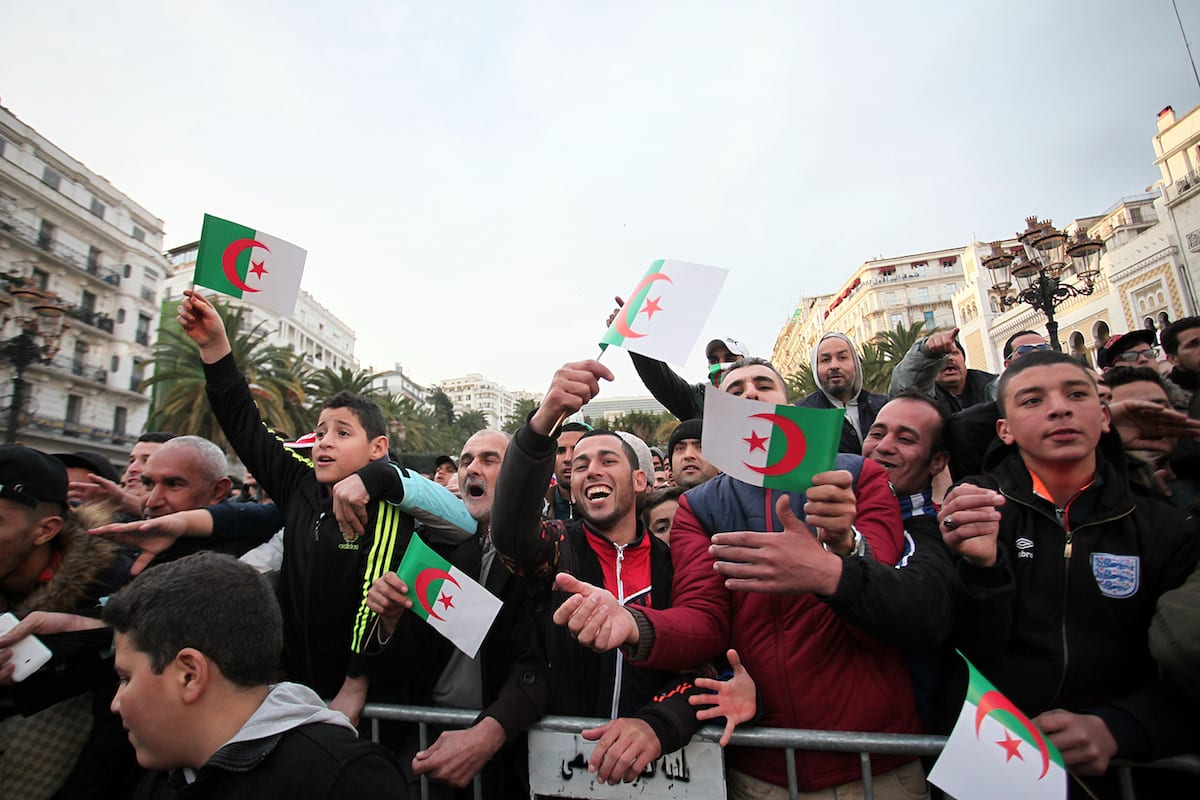 Algerian football fans cheer on their team – Middle East Monitor