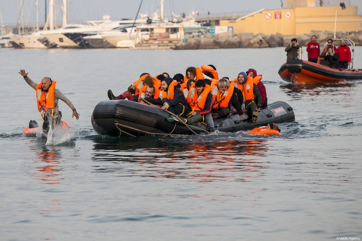 ‘We want to welcome’ refugees, Spaniards declare – Middle East Monitor