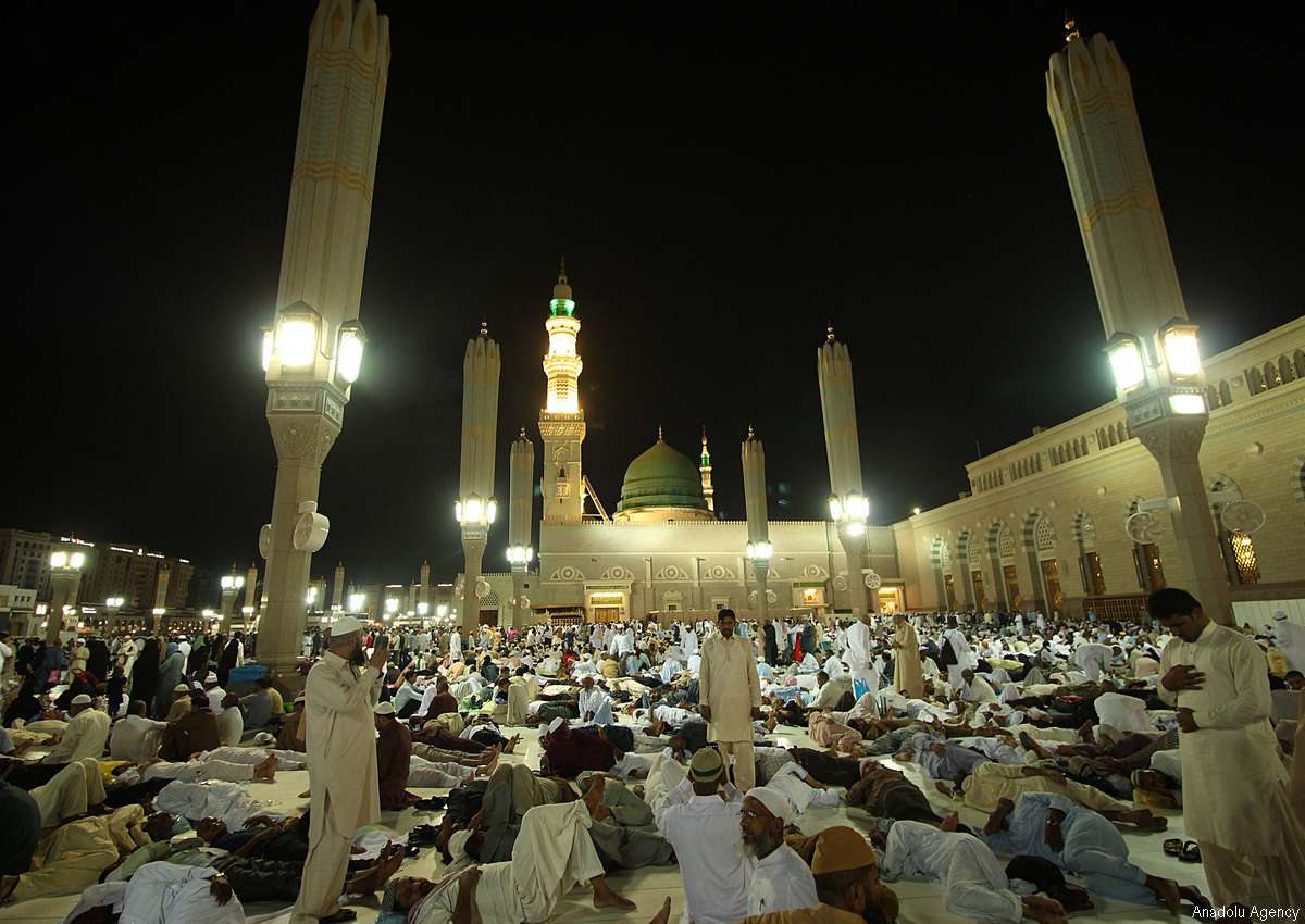 Eid Al-Fitr prayers in Medina – Middle East Monitor