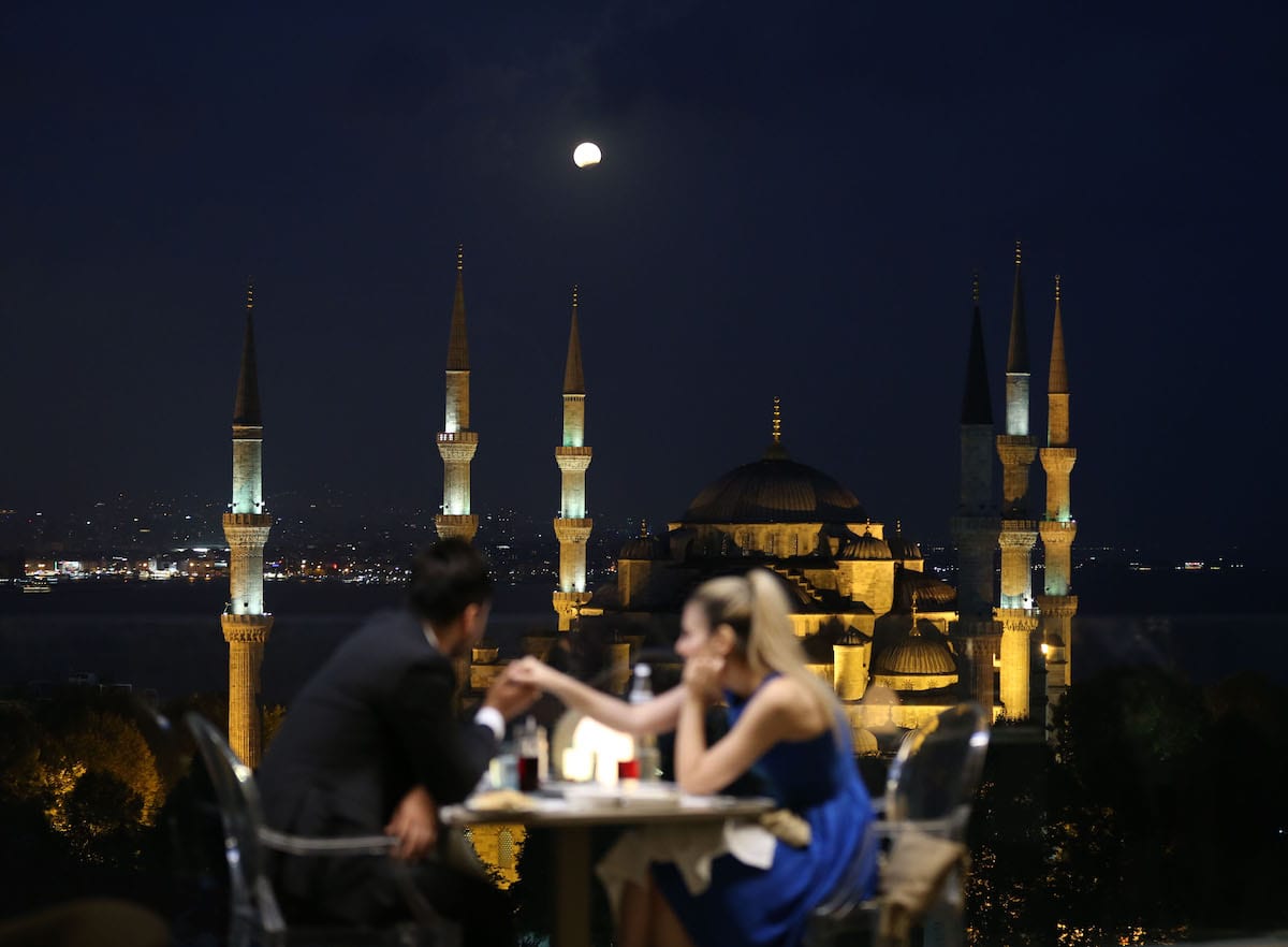 Partial Lunar Eclipse over Van and Istanbul – Middle East Monitor