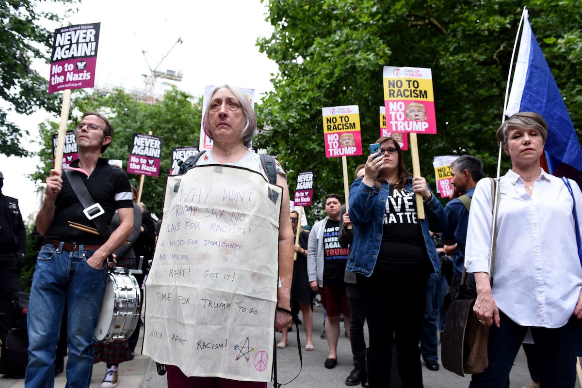 Anti-racism demonstrators defy Trump and neo-Nazis – Middle East Monitor