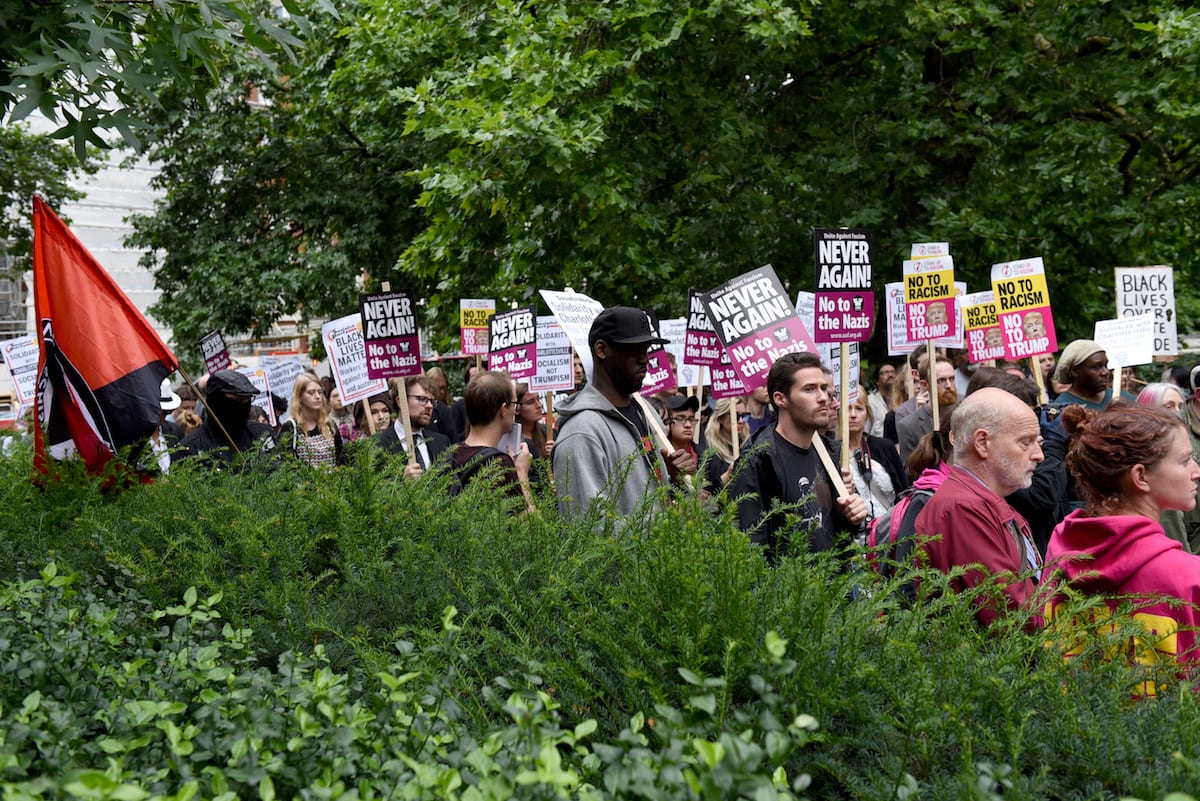 Anti-racism demonstrators defy Trump and neo-Nazis – Middle East Monitor