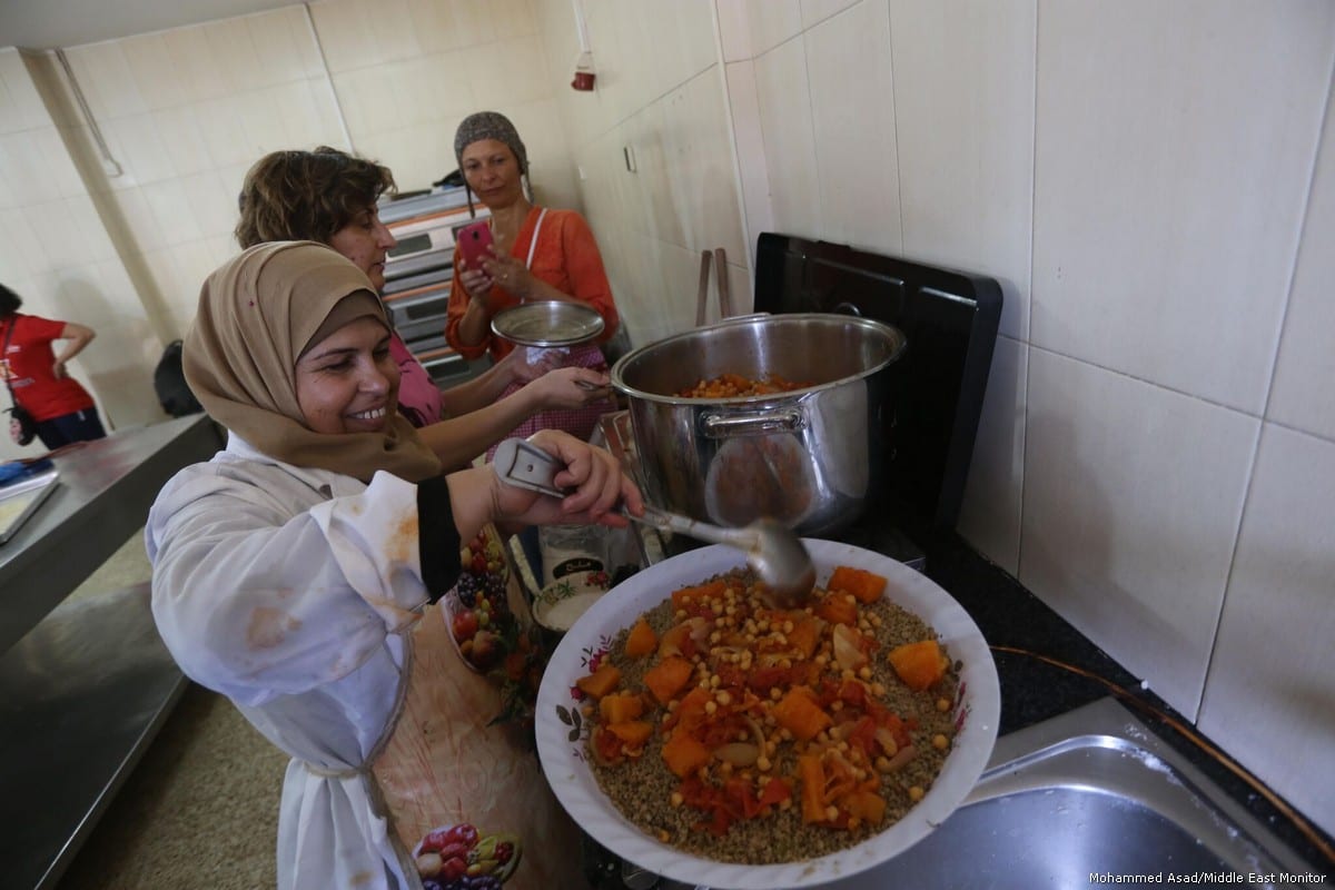 So sweet: Italian chefs swap cooking tips with Gazan women – Middle ...