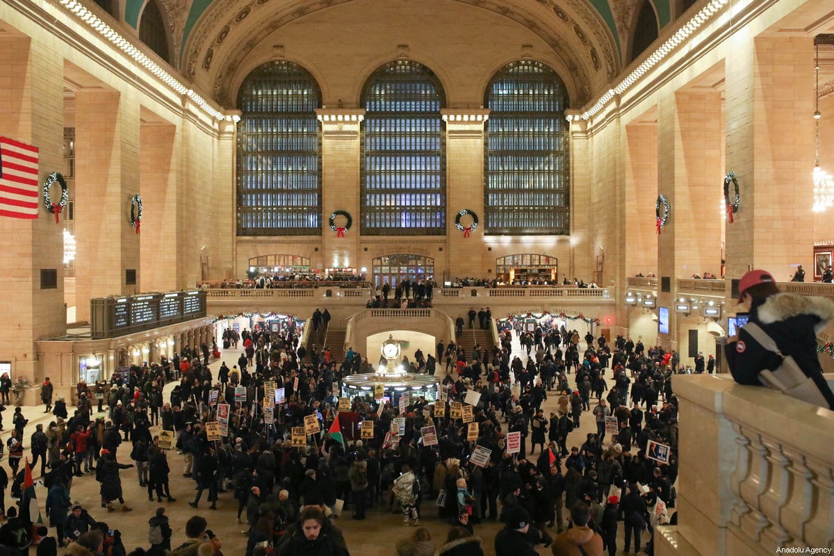 US: Hundreds protest for Ahed Tamimi in New York’s Grand Central ...
