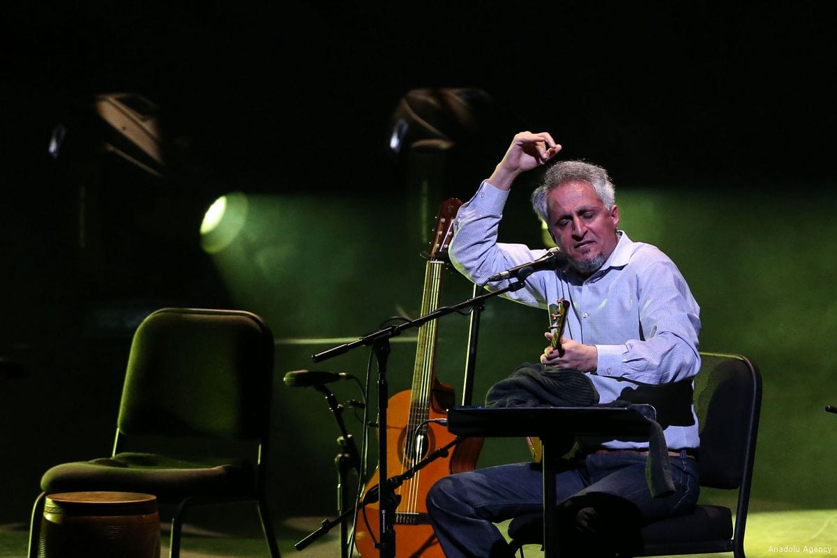 Iranian singer Mohsen Namjoo gives concert in Istanbul – Middle East ...