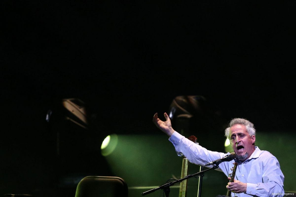 Iranian singer Mohsen Namjoo gives concert in Istanbul – Middle East ...