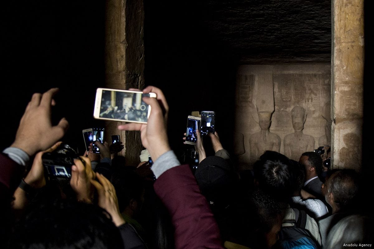 The sun rises on Ramesses II statue in Egypt – Middle East Monitor