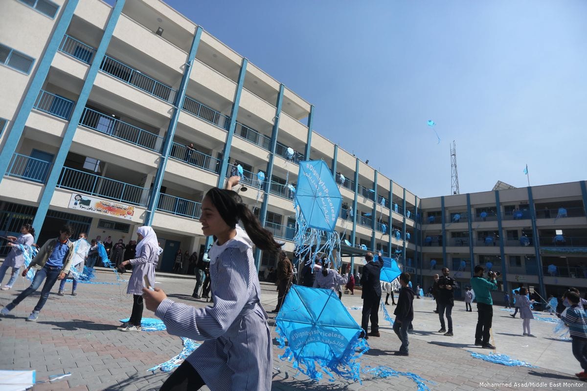 2018_3-12- School children in an UNRWA institute flew kites carrying ...
