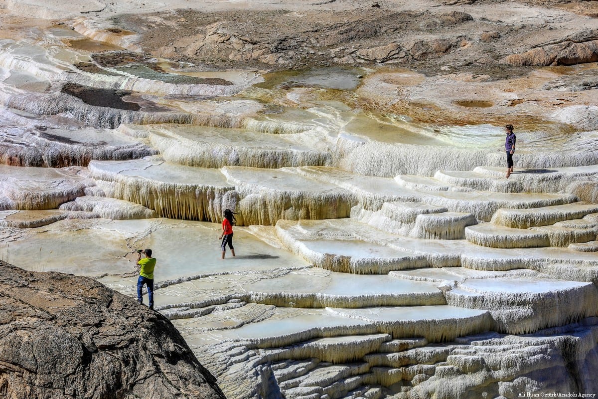 Hidden Green Waterfall in Turkey – Middle East Monitor