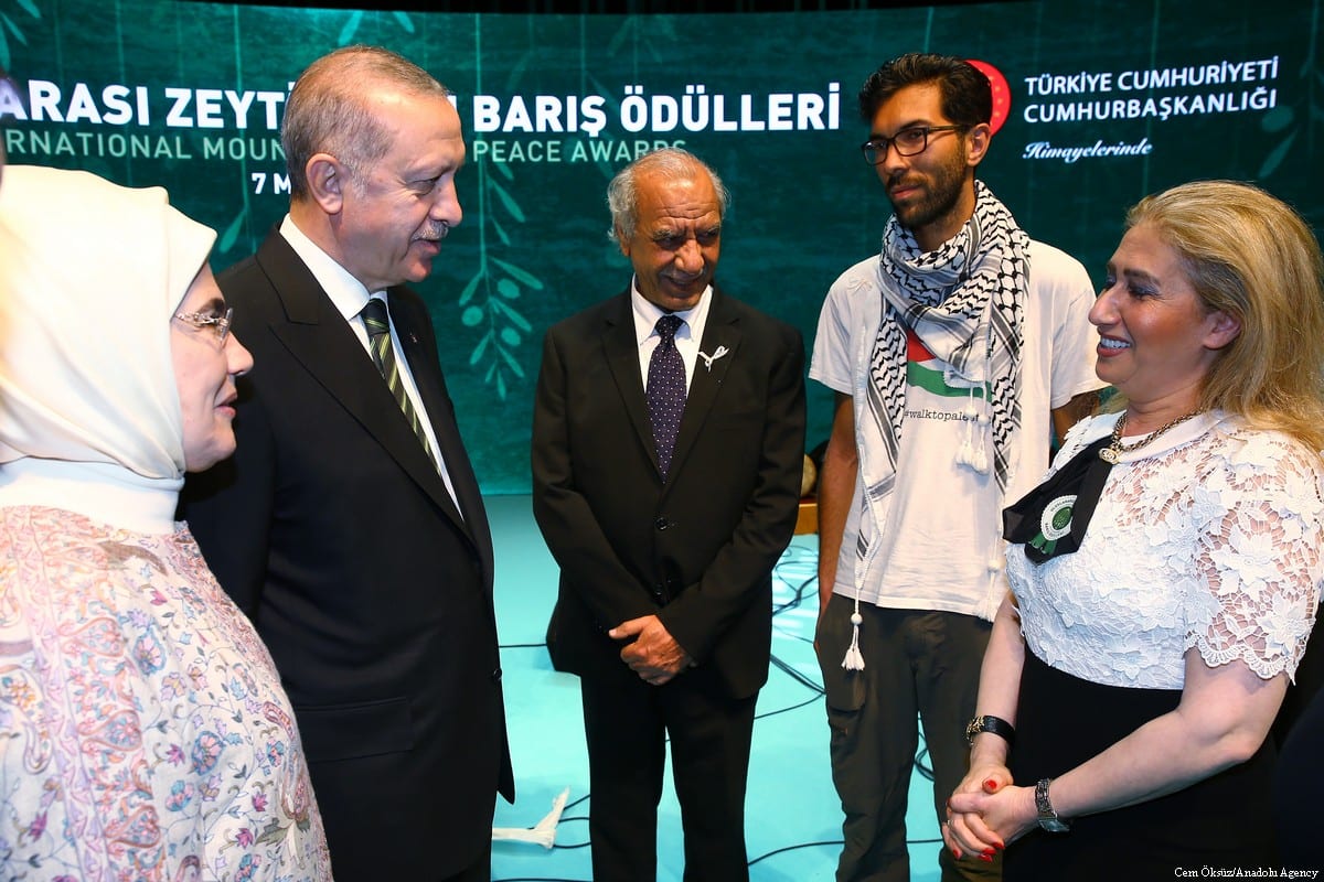Pro-Palestine activist Ladraa receives Peace Award in Istanbul – Middle ...
