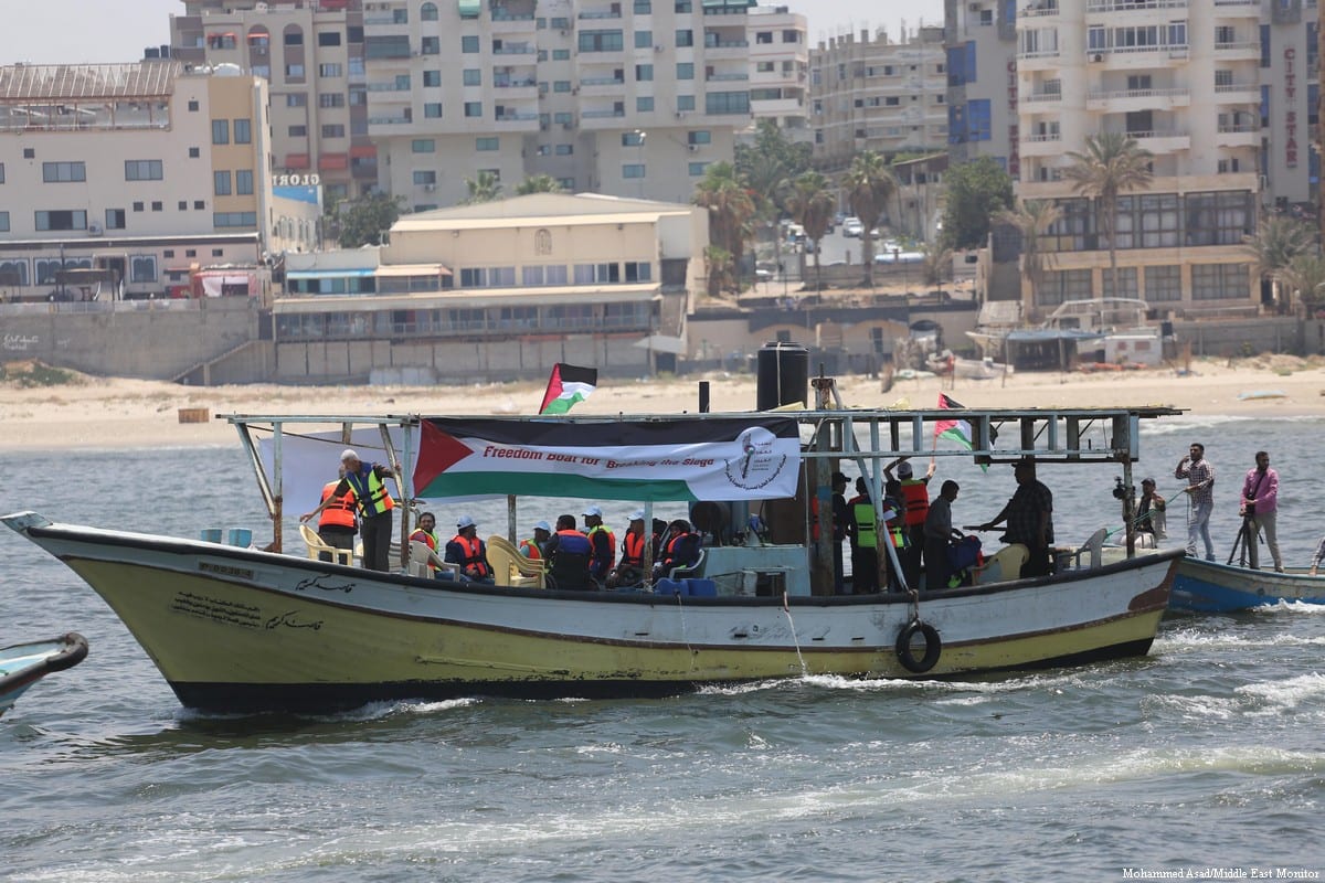 Palestinian boat breaks Gaza siege – Middle East Monitor