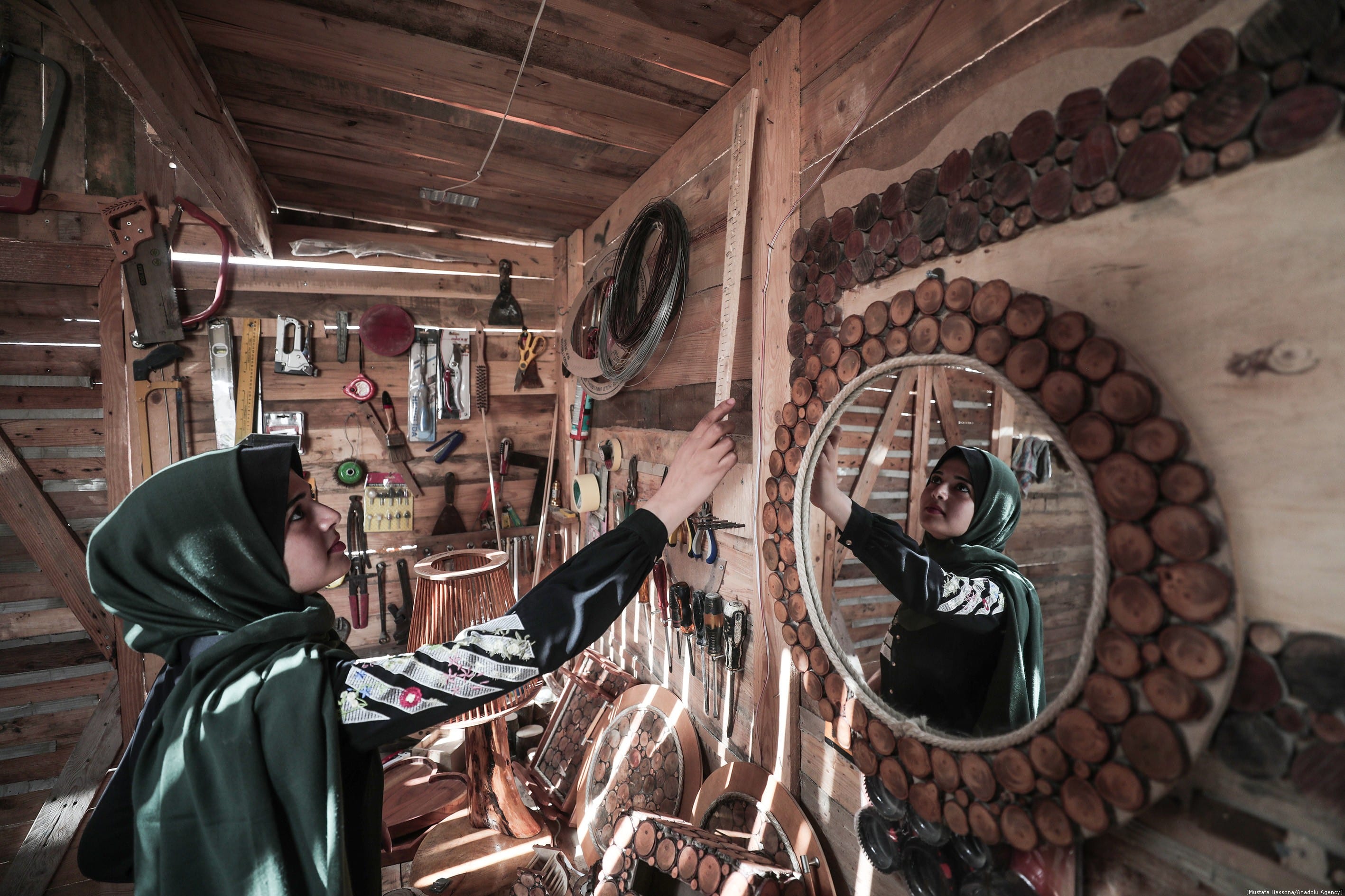 Young and skilled: Gaza’s creative carpenters – Middle East Monitor