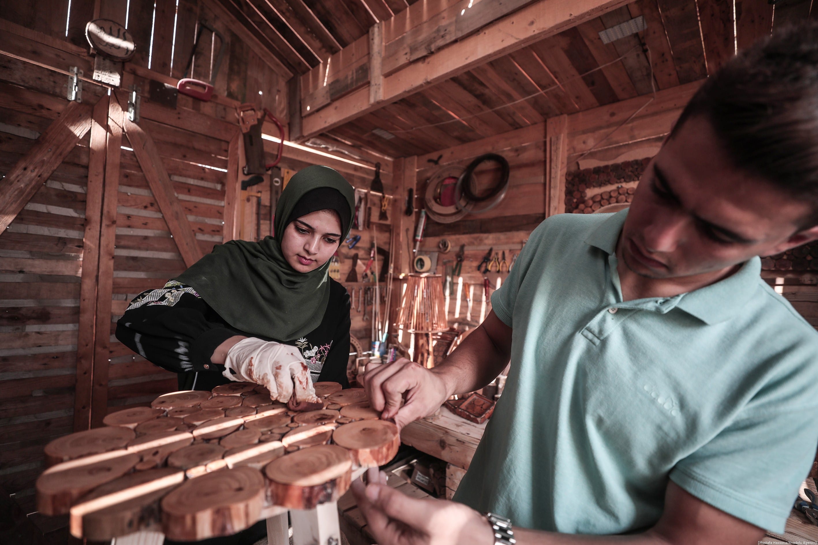 Young and skilled: Gaza’s creative carpenters – Middle East Monitor