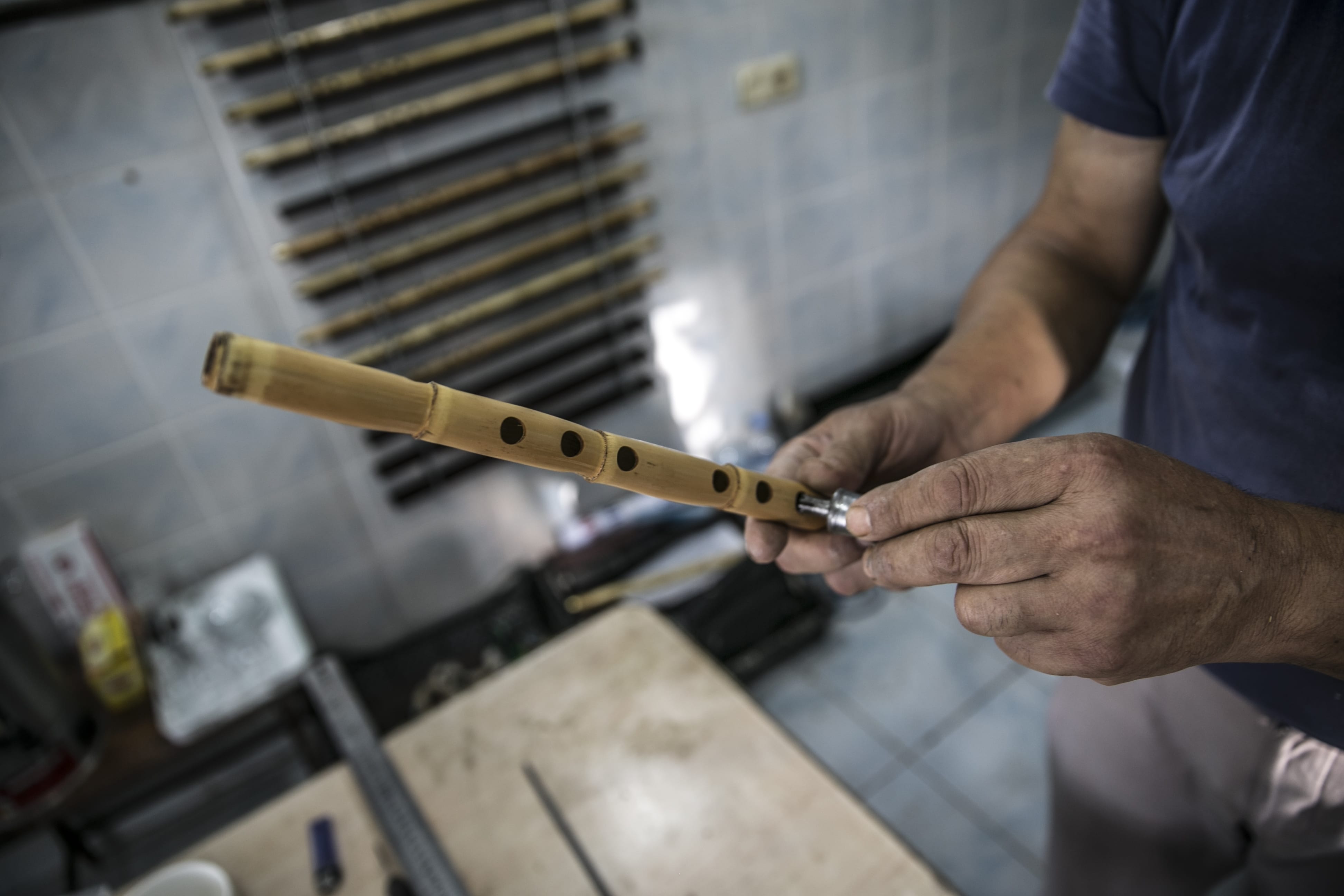 Making ‘Ney Instruments’ – Middle East Monitor