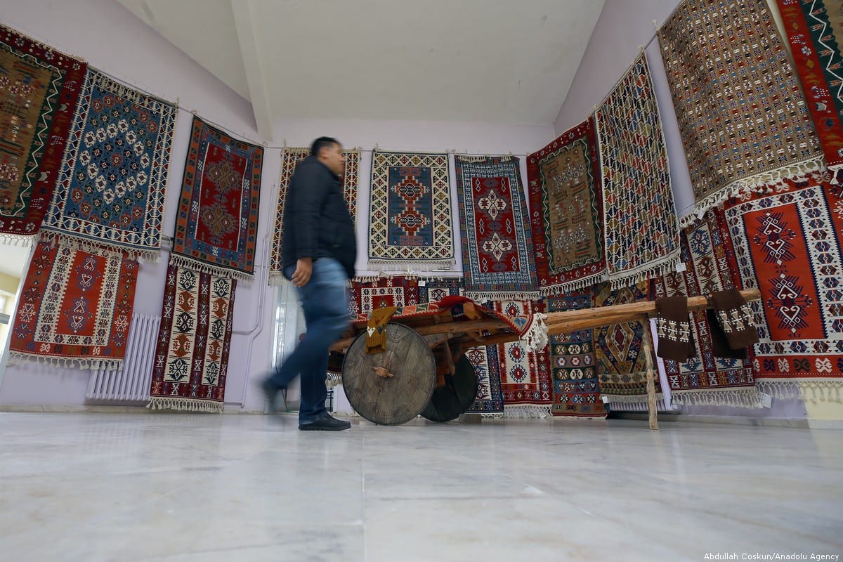 The ancient art of kilim weaving – Middle East Monitor