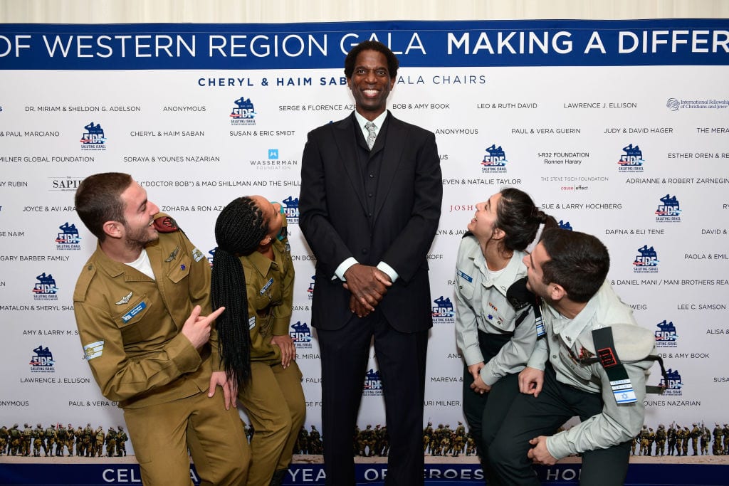 Hollywood stars raise record $60m for Israel army – Middle East Monitor