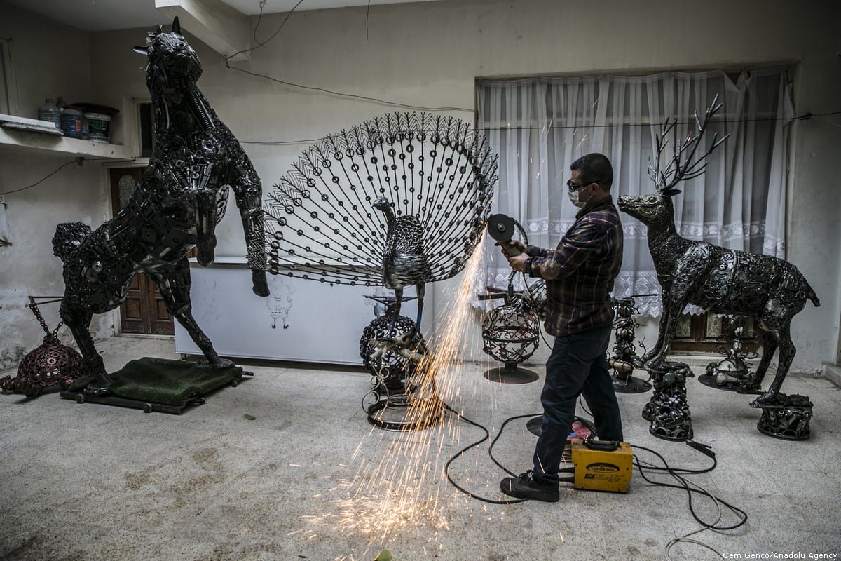 Scrap metal animals – Middle East Monitor