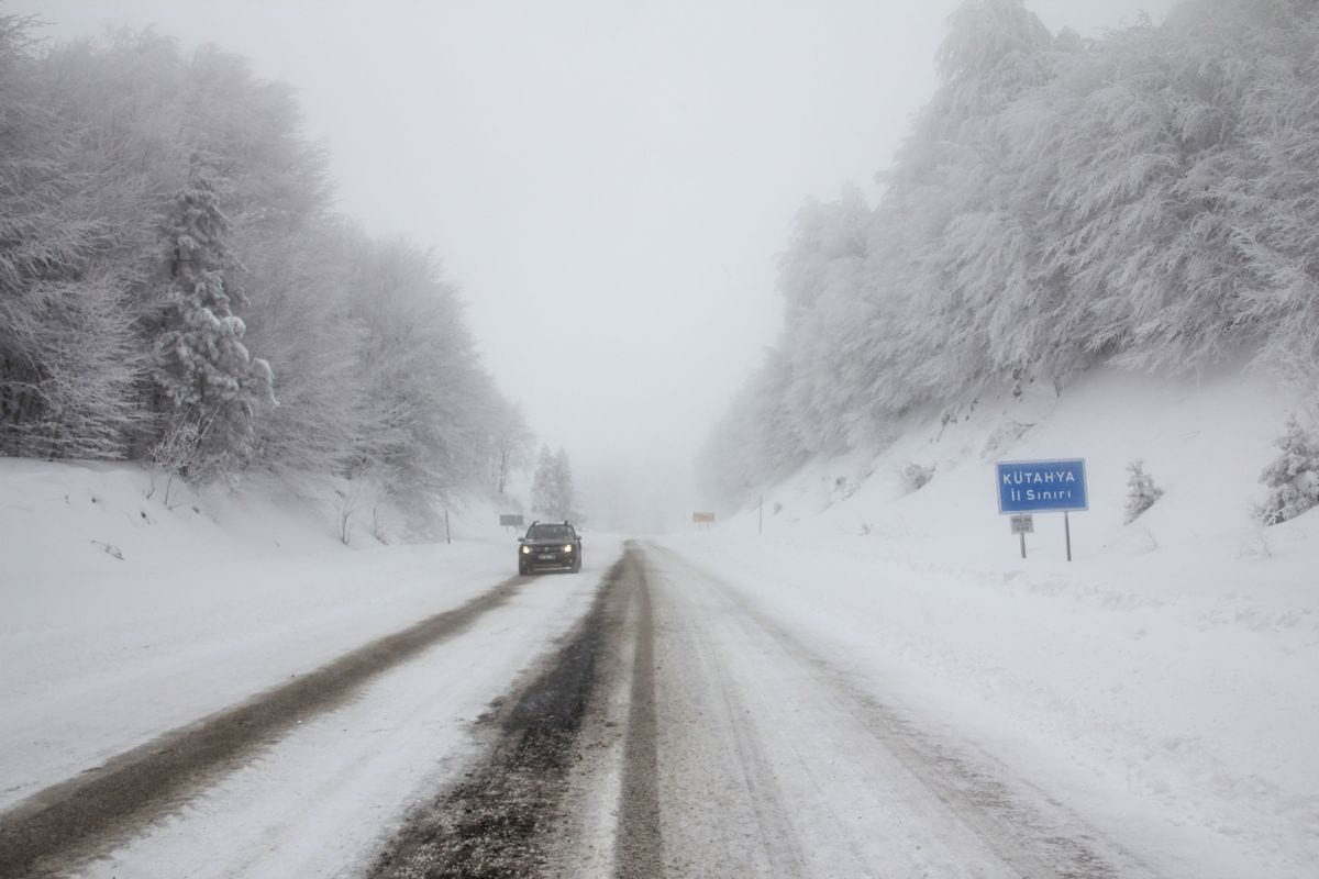 Snowfall in Turkey’s Kutahya – Middle East Monitor