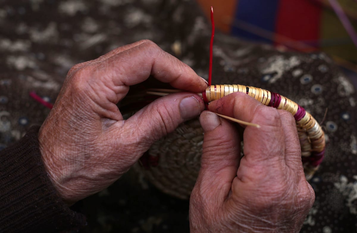A Palestinian basket maker – Middle East Monitor
