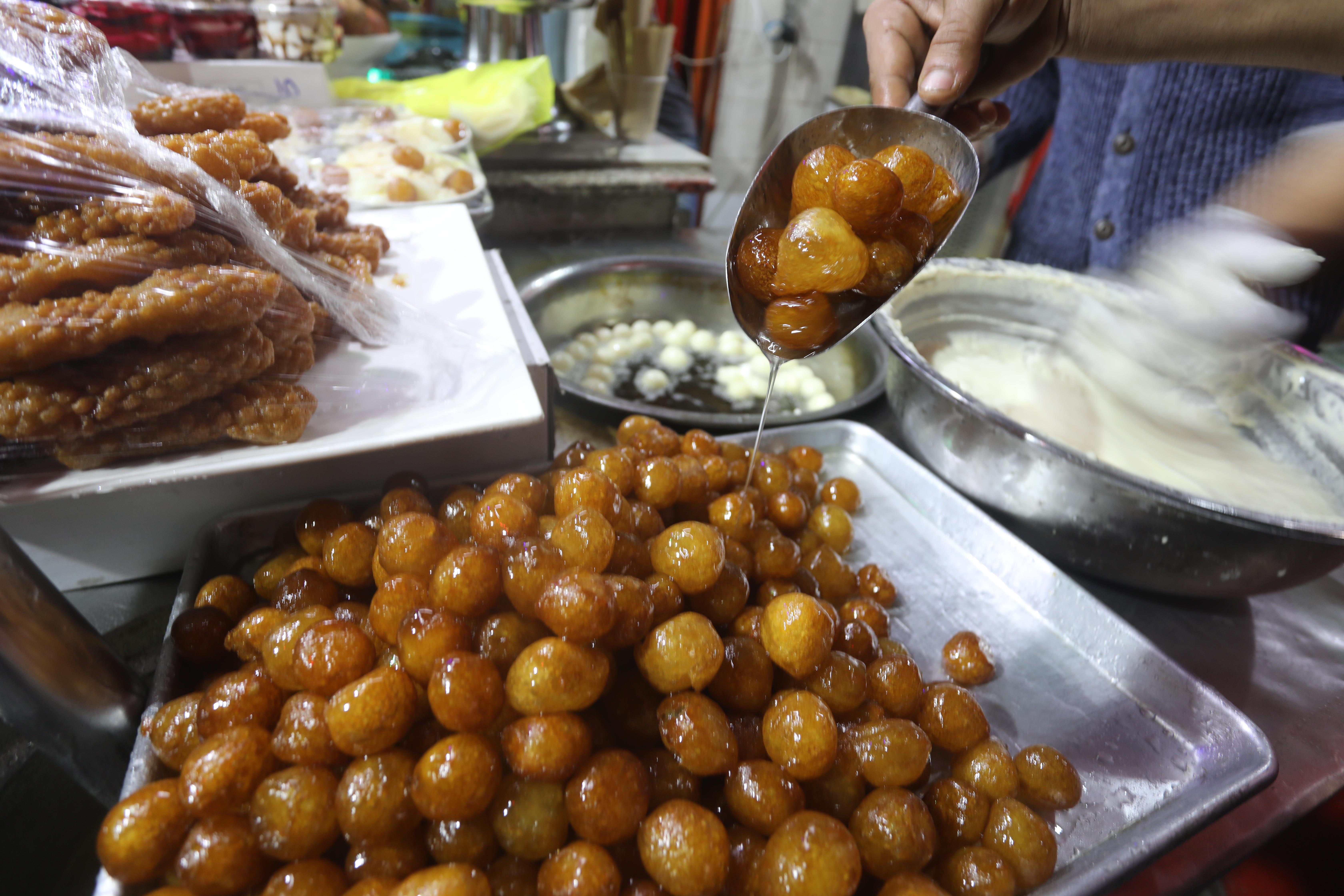 Trying to keep afloat in Gaza – Middle East Monitor