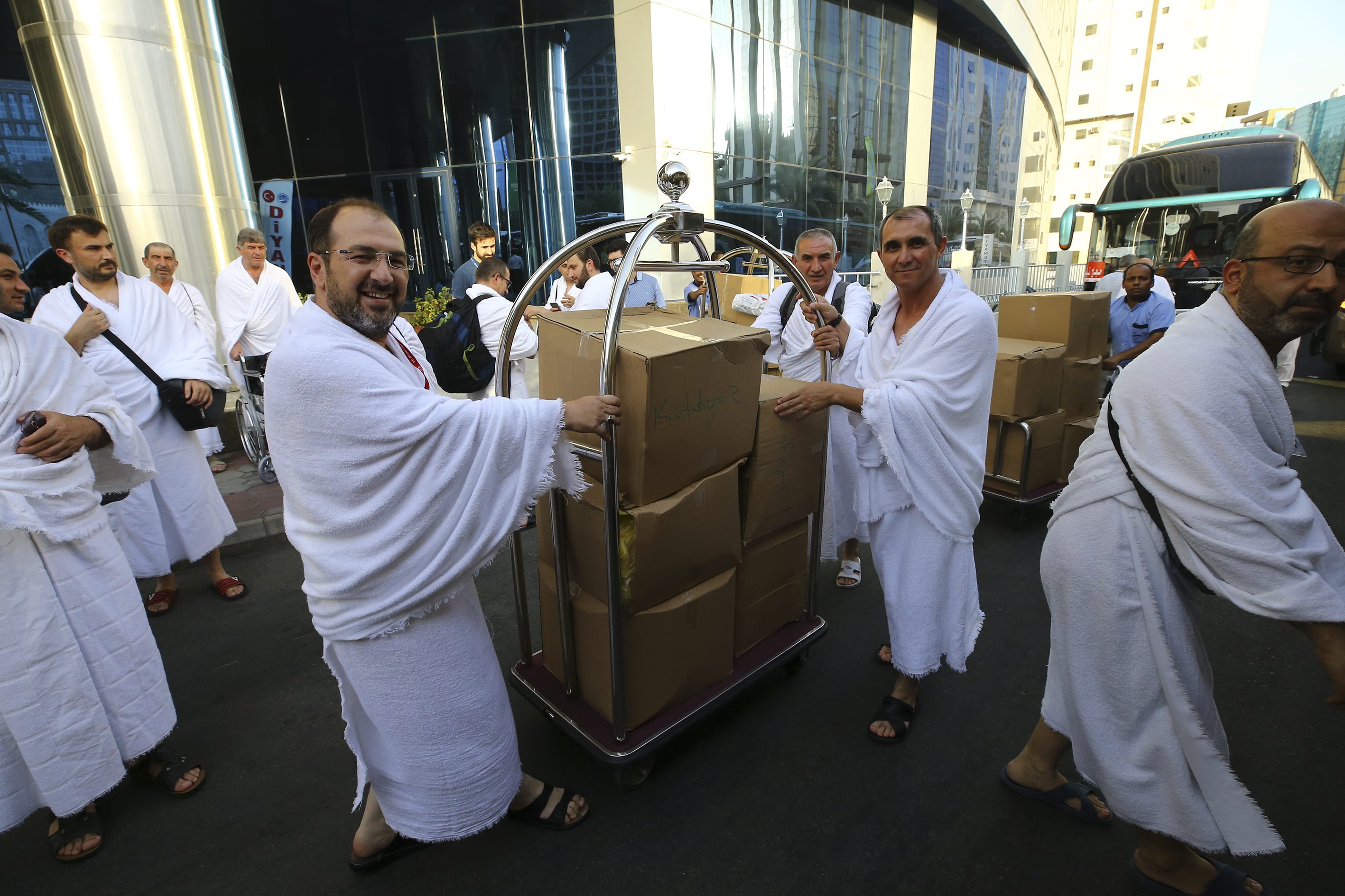 Muslim prospective pilgrims set off Mount Arafat – Middle East Monitor