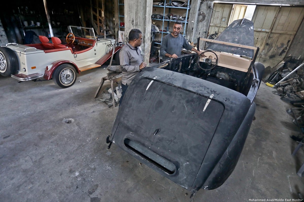 This Gaza garage brings classic cars back to life – Middle East Monitor
