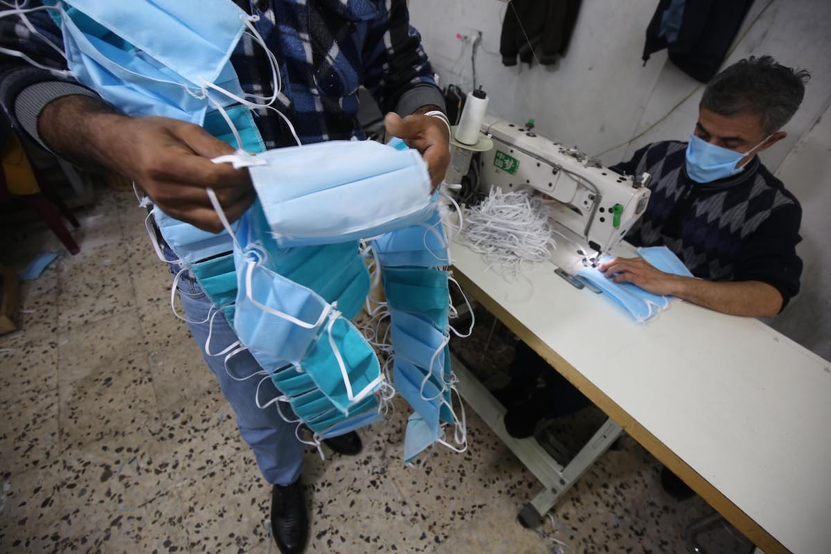Gaza makes millions of face masks for Europe – Middle East Monitor
