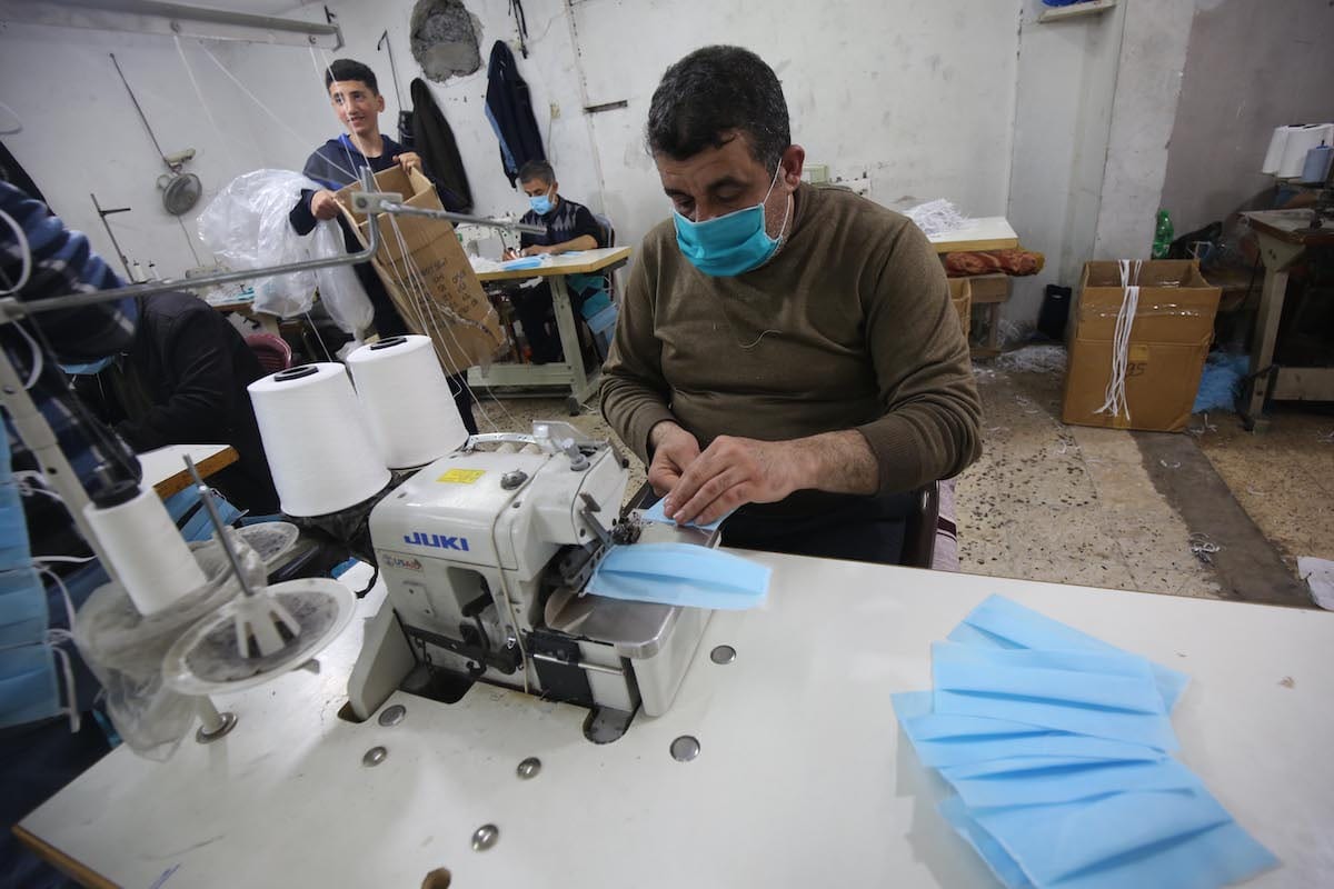 Gaza makes millions of face masks for Europe – Middle East Monitor