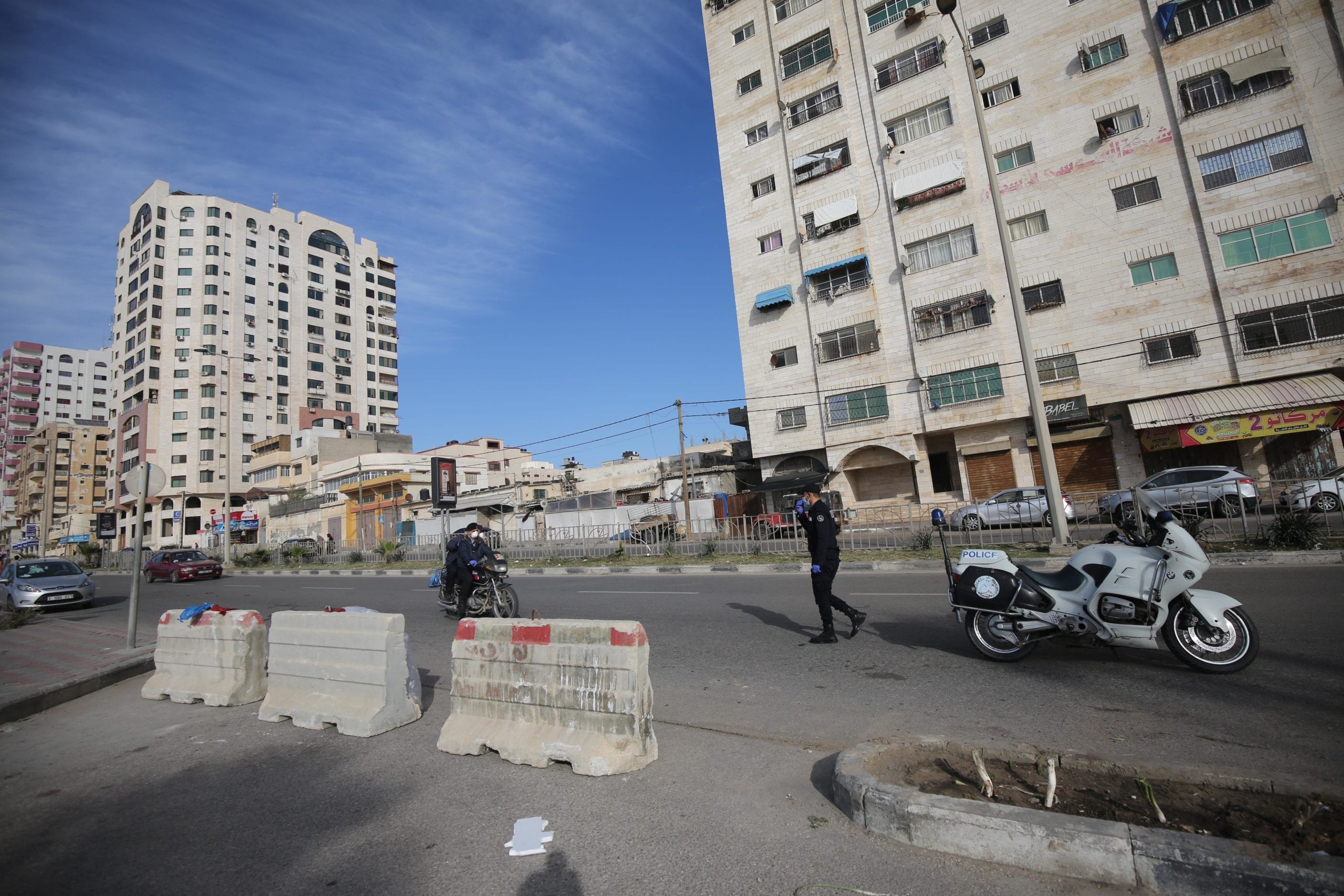 Gaza police stop cars parking along the beach to reduce public ...