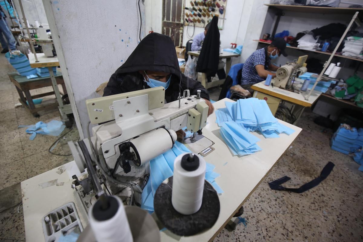 Gaza makes millions of face masks for Europe – Middle East Monitor