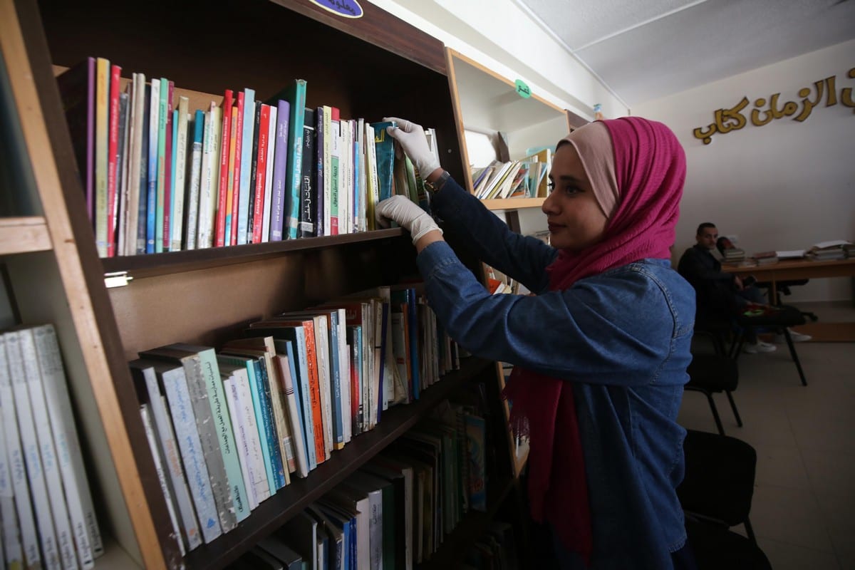 Gaza’s library goes mobile during coronavirus lockdown – Middle East ...