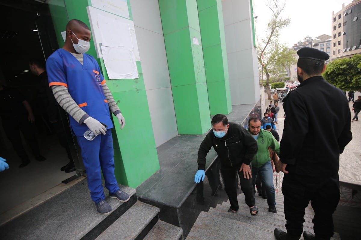 Qatar pays $100 each to 100,000 poor families in Gaza – Middle East Monitor