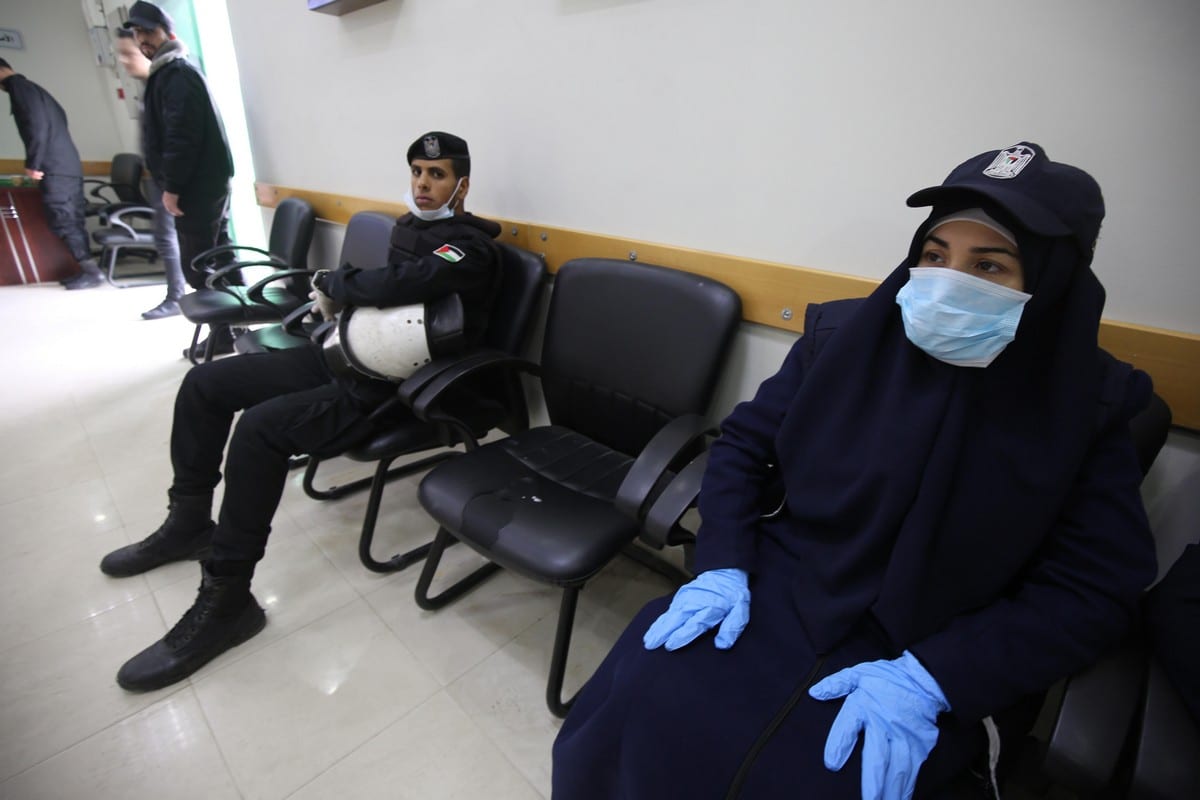 Qatar pays $100 each to 100,000 poor families in Gaza – Middle East Monitor