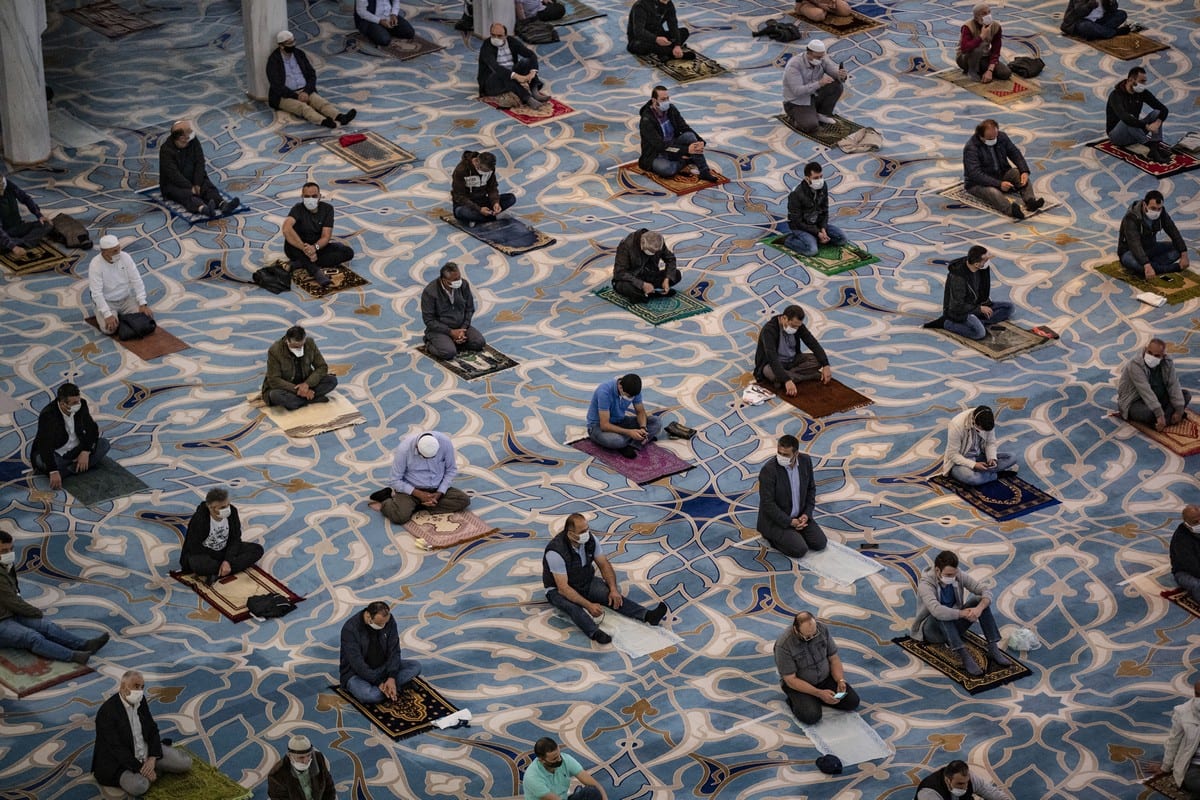 Friday prayers held in Turkey for the first time since virus outbreak ...