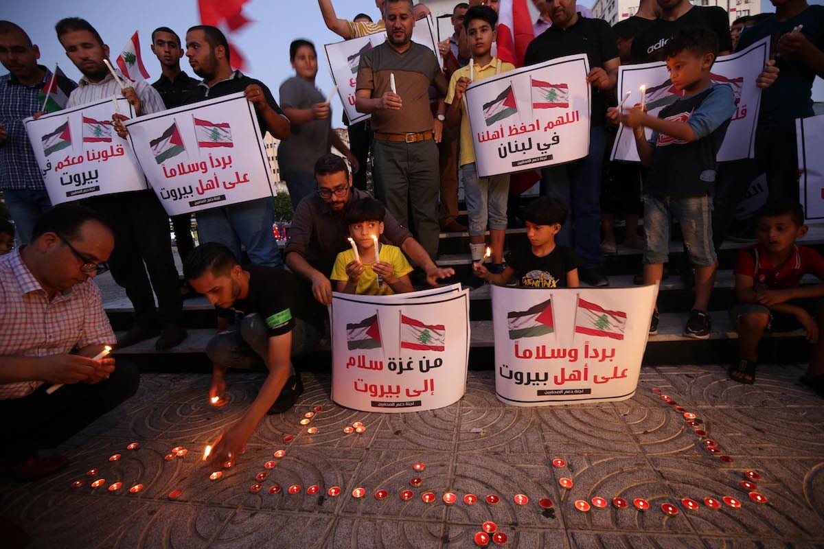 Palestinians stand in solidarity with Lebanon – Middle East Monitor