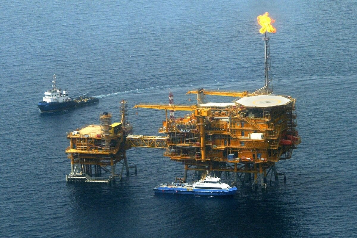 Iran prepares to raise oil output if US sanctions eased – Middle East ...