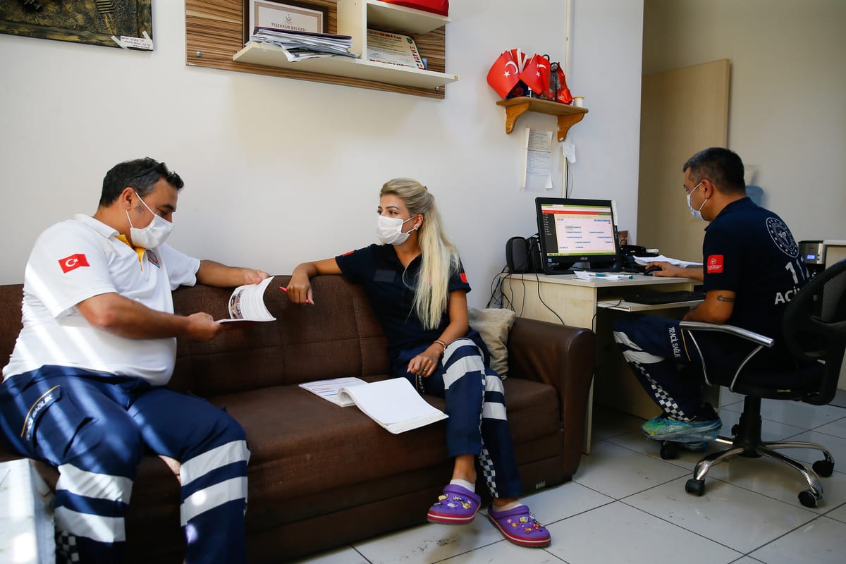 112 medical emergency teams in Turkey continue to fight against the ...
