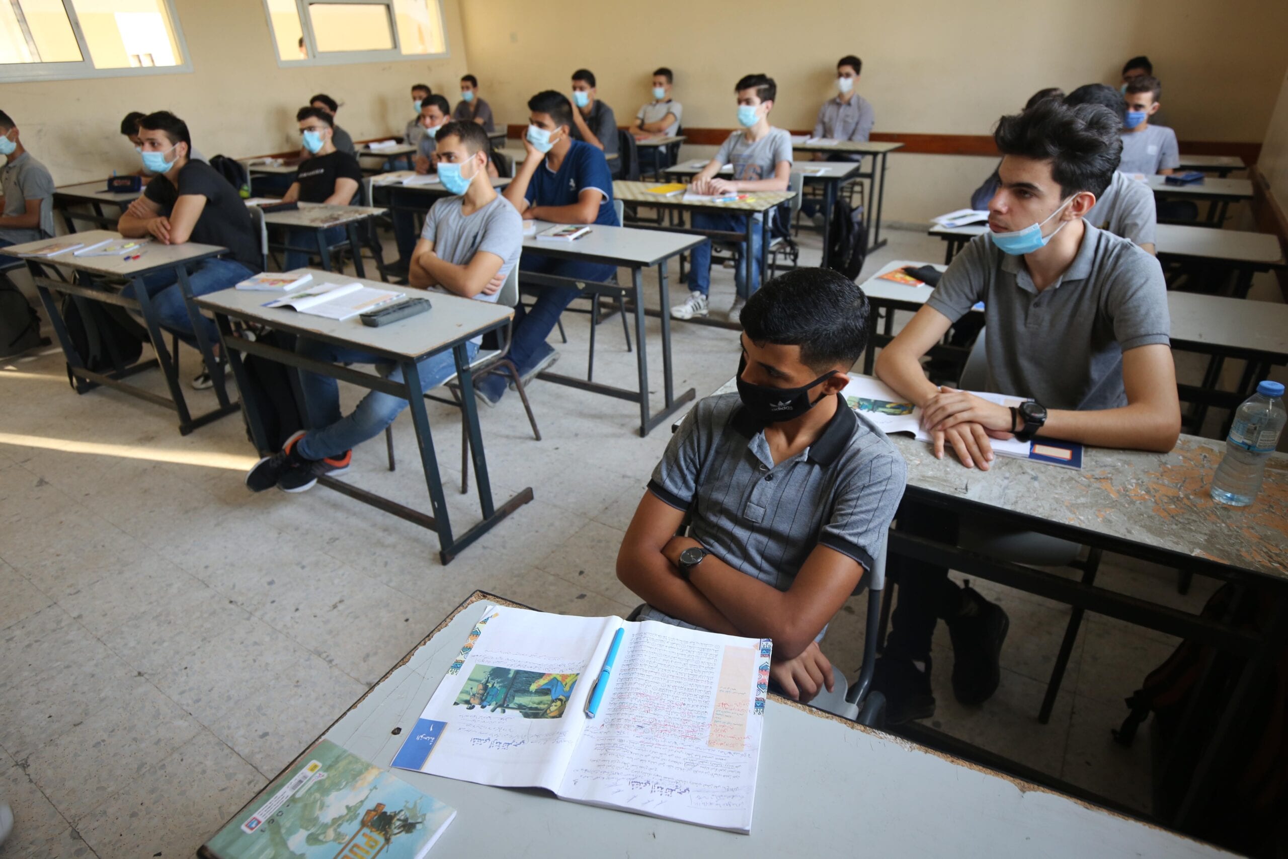 Gaza high school students return following closures – Middle East Monitor
