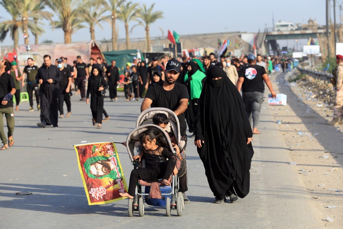Shia Muslims in Iraq walk to arrive in Karbala for Arbaeen – Middle ...