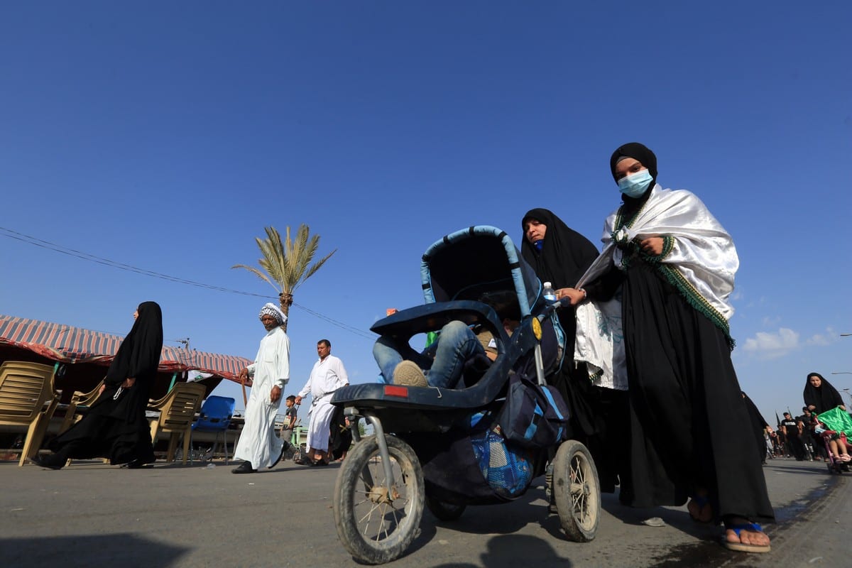Shia Muslims in Iraq walk to arrive in Karbala for Arbaeen – Middle ...