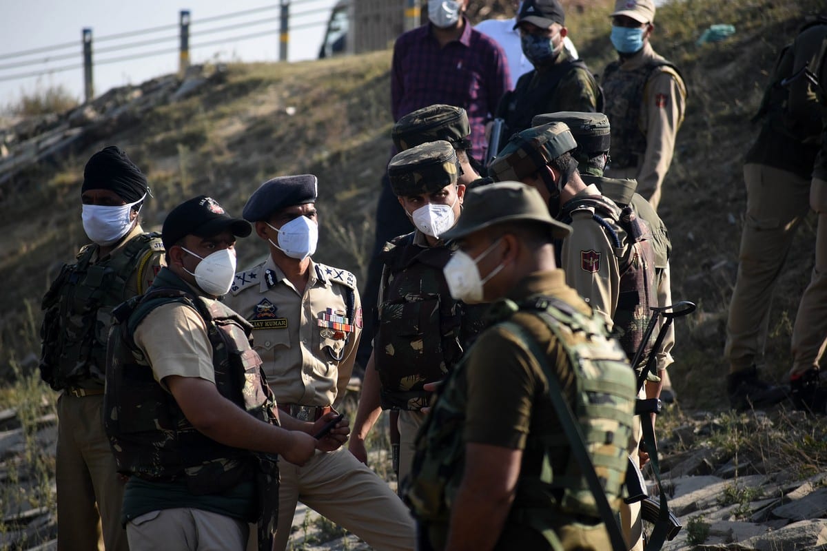 Two Indian Soldiers Killed In Kashmir Attack Middle East Monitor two-indian-soldiers-killed-in-kashmir-attack-middle-east-monitor
