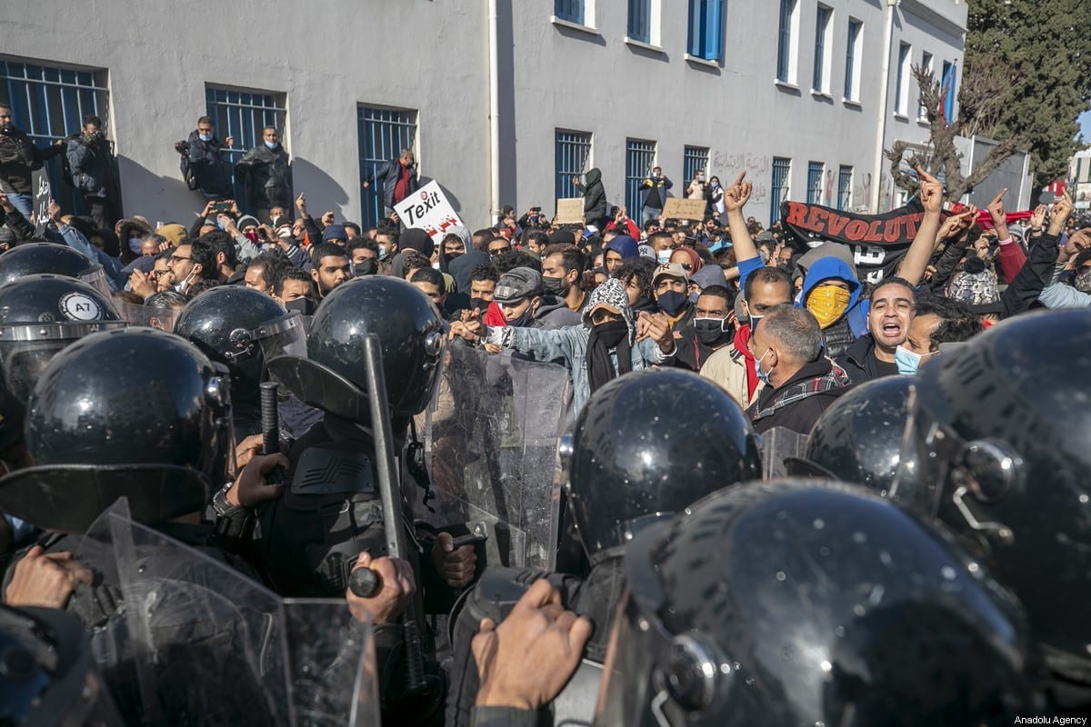 Demonstration in Tunisia – Middle East Monitor