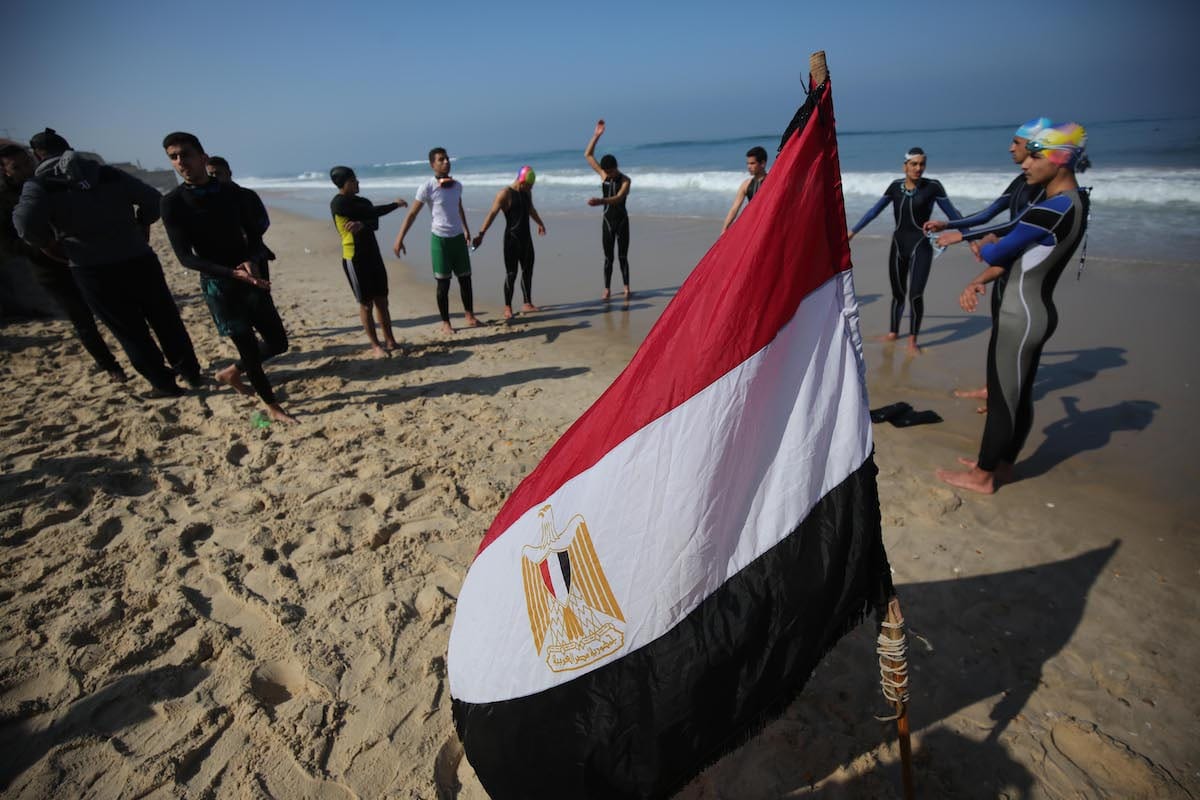 Palestinians search for drowned Egypt sailors – Middle East Monitor