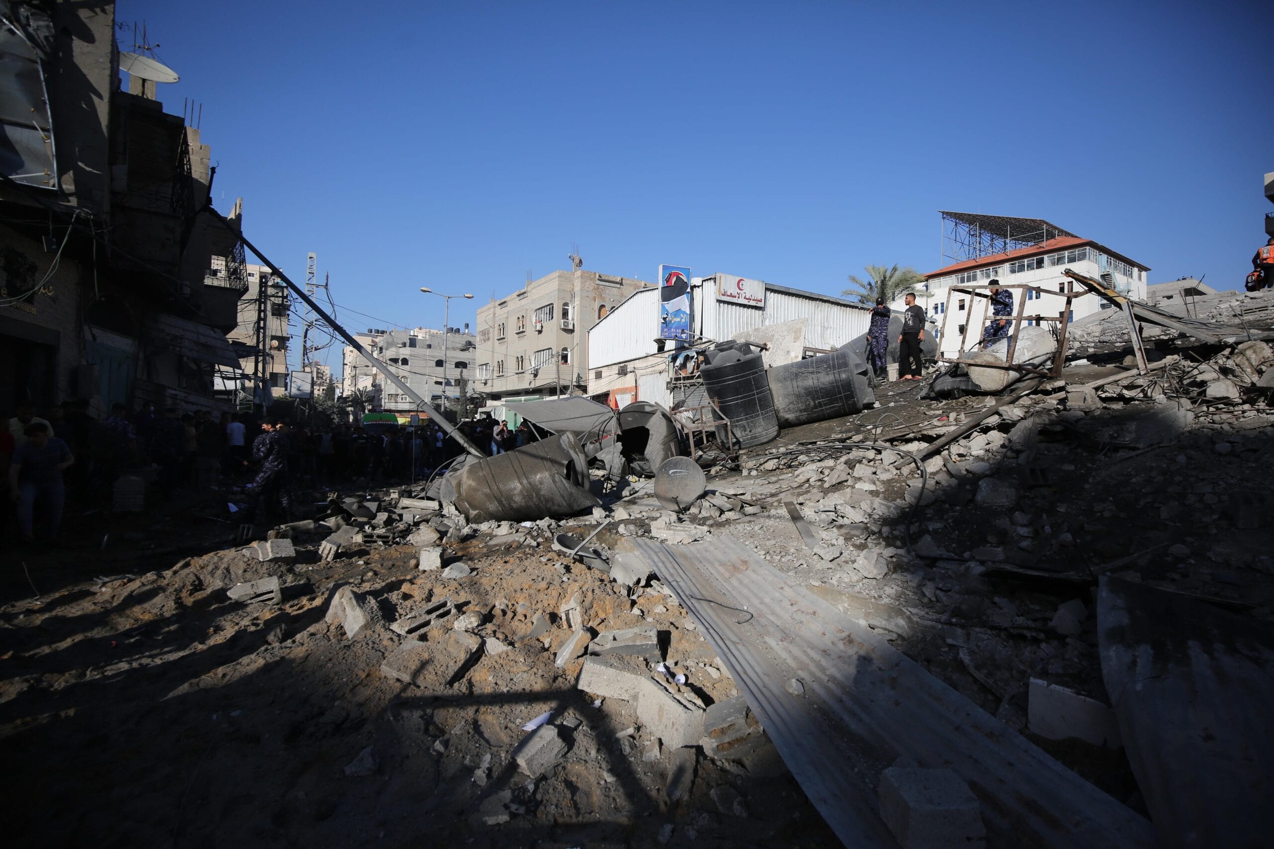 1 (6) – Middle East Monitor