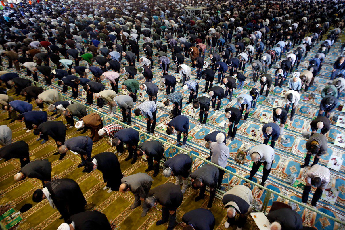 Friday prayers resume in Iran after 20-month hiatus – Middle East Monitor