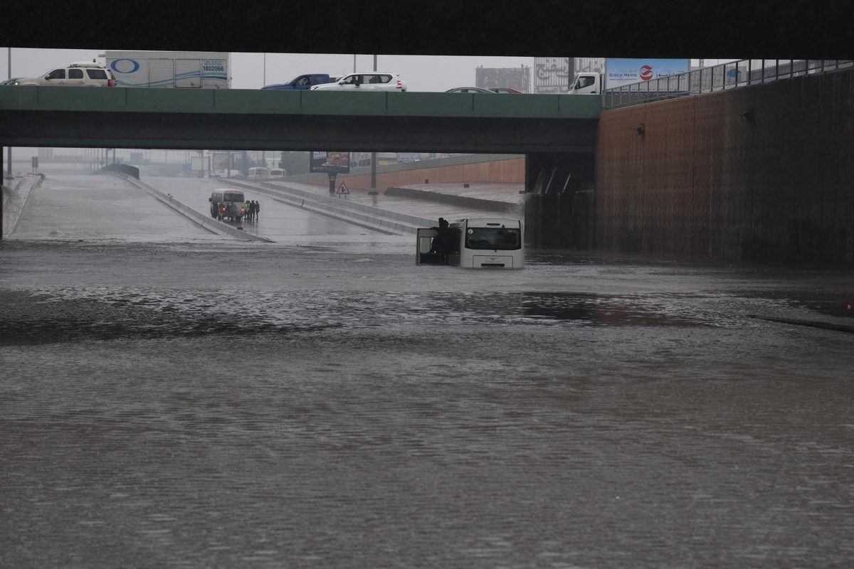 Heavy rain cause flood in Kuwait – Middle East Monitor