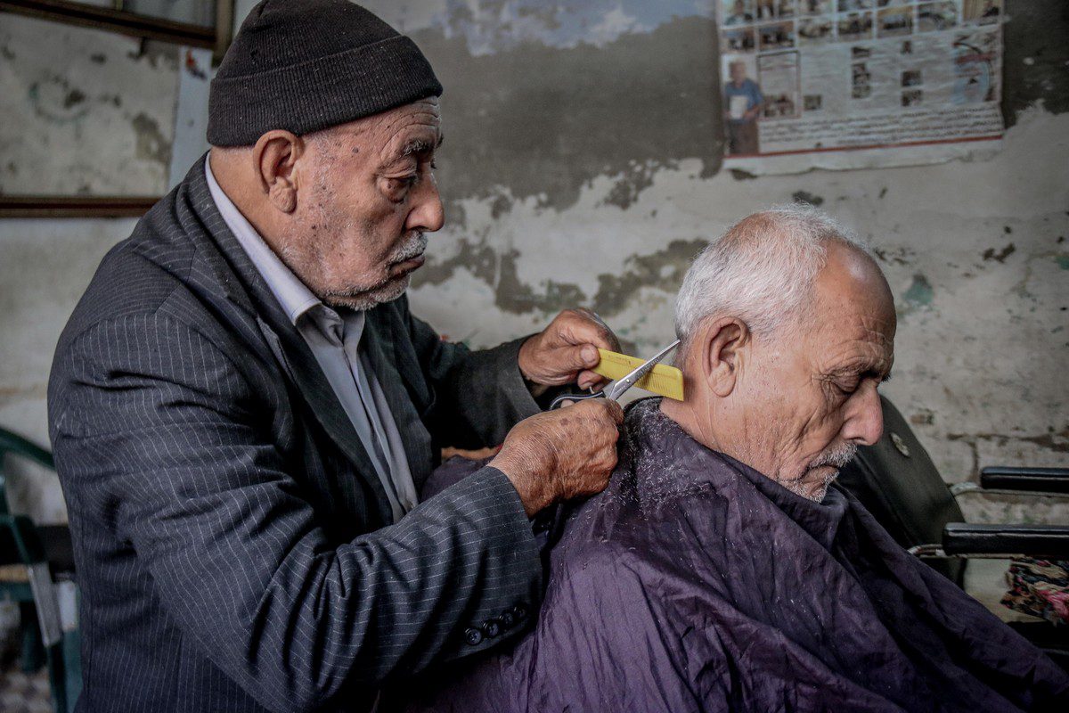 At 86, is this Gaza’s oldest barber? – Middle East Monitor