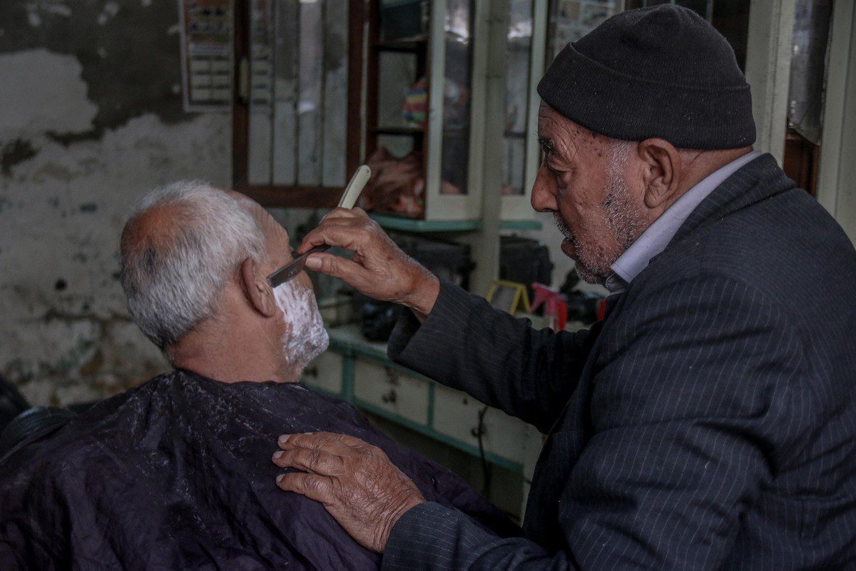 At 86, is this Gaza’s oldest barber? – Middle East Monitor